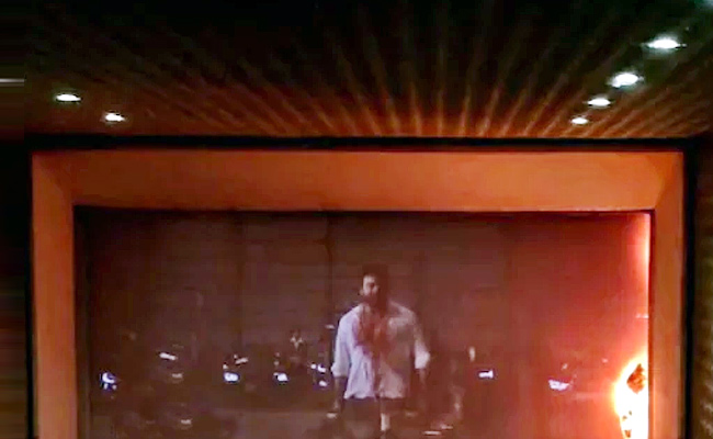 Fire Break In Puducherry Theatres During Screening Of Vikram Movie ...