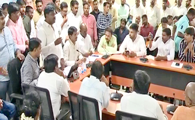 సీఎం జగన్‌ను ఘనంగా సన్మానిస్తాం | We Will Honor CM YS Jagan Kakarla ...