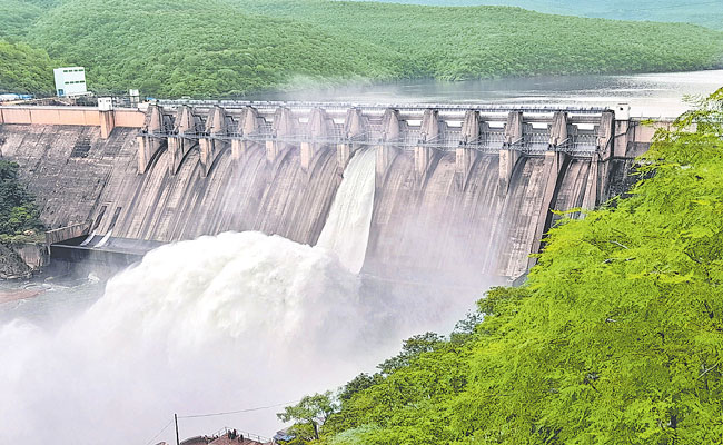శ్రీశైలం, జూరాల గేట్లెత్తారు | Jurala Project: Srisailam Dam Gates ...