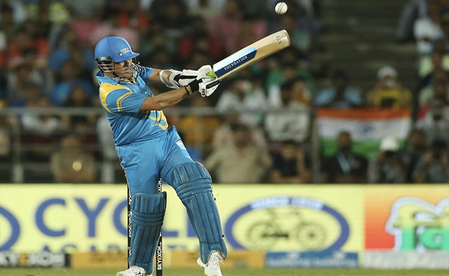 RSWS 2022: Sachin Tendulkar Huge Sixe Against England Legends, Fans ...