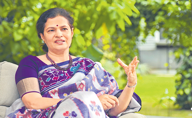 అన్ని కళలకు ఉన్నట్లే ఈ కళకు కొన్ని నియమాలు.. | Ikebana Specialist Rekha ...