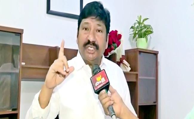 పవన్‌.. చిల్లర వేషాలేస్తే ఊరుకోం | Jogi Ramesh Fires On Pawan Kalyan ...