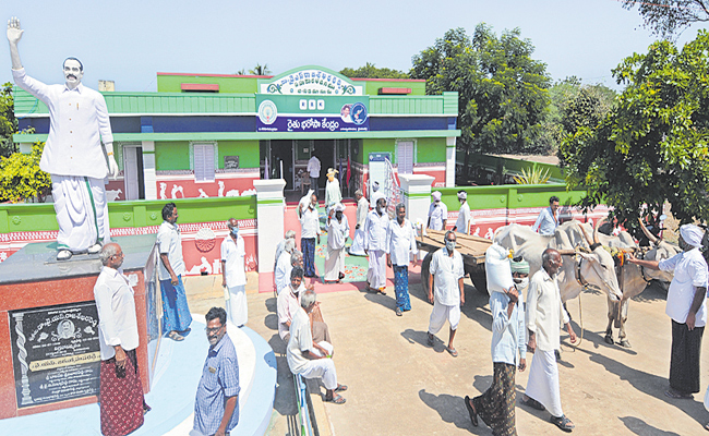 వరుసగా నాలుగో ఏడాది రెండో విడత ‘రైతు భరోసా’ | CM YS Jagan To Release YSR Rythu Bharosa Funds To ...