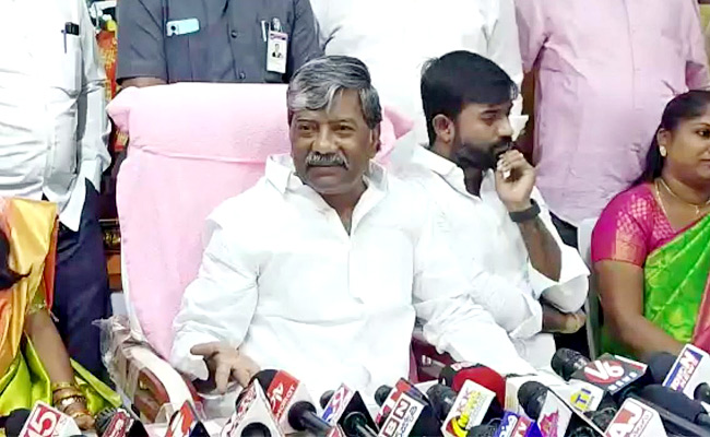 TRS MLA Padma Rao Goud Gives Calrity On TRS Party Change Rumours ...
