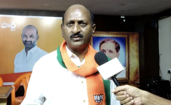 టీఆర్‌ఎస్‌ చేరే ప్రసక్తే లేదు అవన్నీ పుకార్లు.. బీజేపీతోనే ప్రయాణం ...