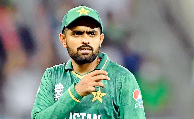 T20 World Cup: Ex-Pak Player Salim Malik Says Babar Azam Should Quit ...