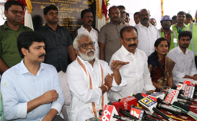 YV Subba Reddy Starts Srinivasa Setu Flyover 2nd Pace Works In Tirupati - Sakshi