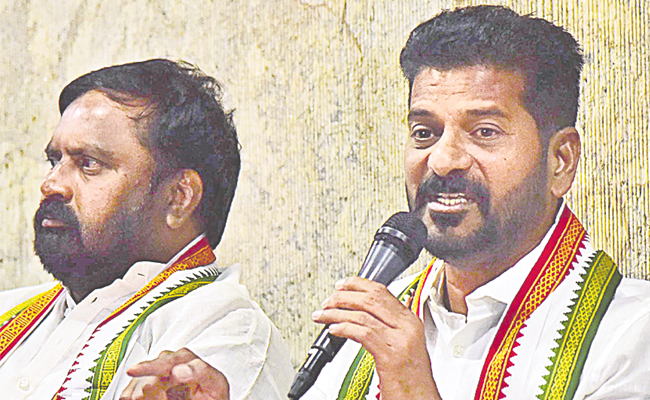 TPCC Chief Revanth Reddy Shocking Comments On TRS Komatireddy Venkat ...