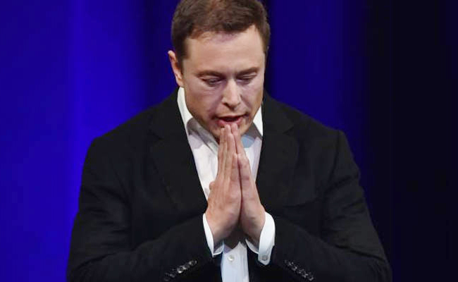 Elon Musk apologises for Twitter being 'super slow' - Sakshi