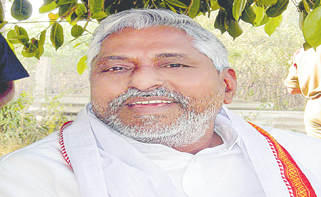 సీఎం గైర్హాజరుతో రాష్ట్రానికి తీవ్ర నష్టం | Telangana: MLC Jeevan Reddy ...