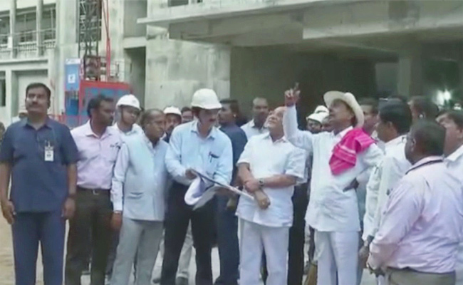 బుల్లెట్‌ ప్రూఫ్‌తో సీఎం ఛాంబర్‌.. అత్యాధునిక హంగులతో నూతన సచివాలయం | CM KCR Inspects ...