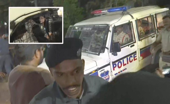 YSRTP Chief YS Sharmila Taken To Nampally Court, Details Inside - Sakshi