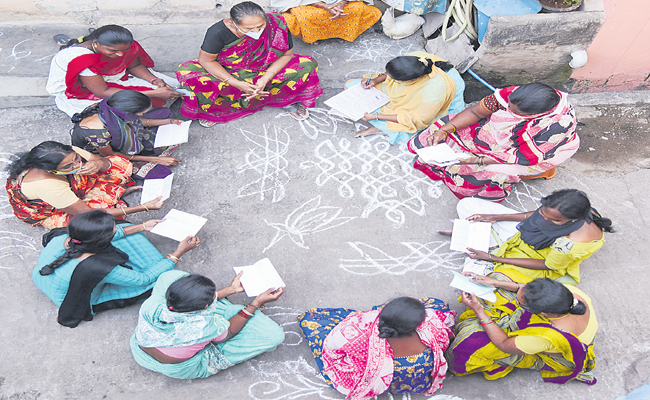 ప్రాసెసింగ్‌ చార్జీలొద్దు | Andhra Pradesh govt more supportive of ...