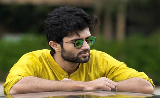 Enforcement Directorate Questions Liger Hero 'Vijay Devarakonda' - Sakshi