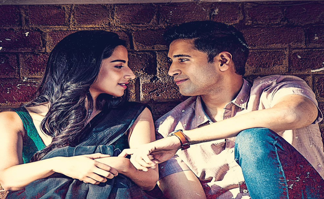 Hit 2: 'ఉరికే ఉరికే' ప్రోమో సాంగ్‌ .. లిప్‌ లాక్‌తో రెచ్చిపోయిన అడివి ...