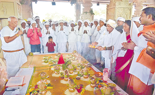 నాగోబా ఆలయ ఉద్ఘాటన షురూ | Mesrams Begin Inaugural Ceremony Of Nagoba ...