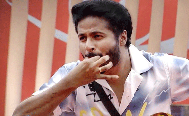 Bigg Boss Telugu 6 Grand Finale Updates: Shrihan Took Golden Briefcase ...
