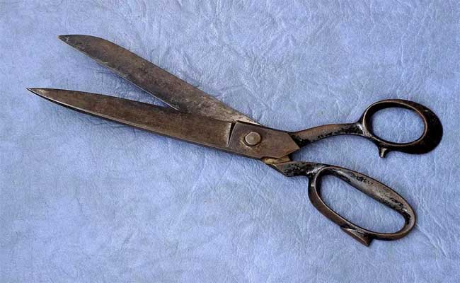 Man Attack On Wife And Daughter With Scissors In Hyderabad, Details ...