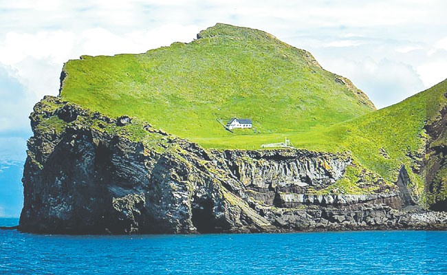 Funday Special Story: Rare Island Ellidaey Only One House Travellers ...