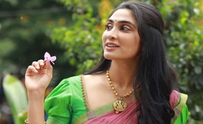 సరదాగా చేసిన ర్యాంప్‌ వాక్‌..హీరోయిన్‌ని చేసింది | Interesting Facts ...