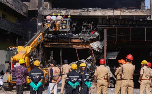 One Dead Body Found In Secunderabad Deccan Mall Fire Accident, Details ...