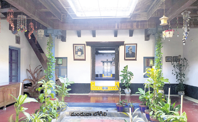 మమతల కోవెలలు.. మండువా లోగిళ్లు | Manduva Logili Houses In West Godavari ...