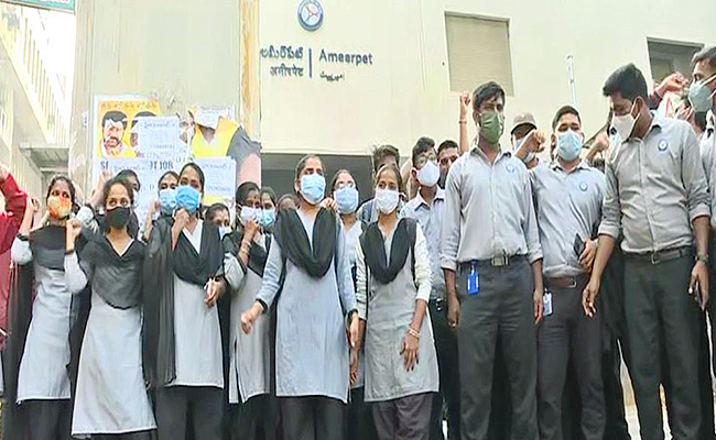 Hyderabad Metro Rail Employees Strike for Salary Hike - Sakshi