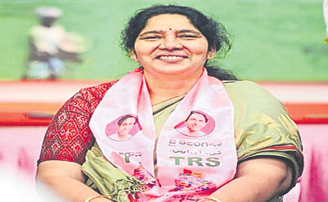 పాలు ఎందుకు ఇవ్వడం లేదు? | Satyavathi Rathod Responded To Sakshi ...