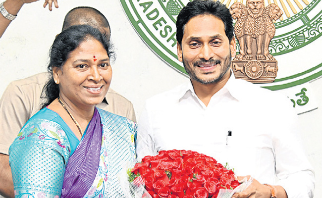పోతుల సునీత హ్యాట్రిక్‌ | MLC Post For YSRCP Woman President Pothula ...