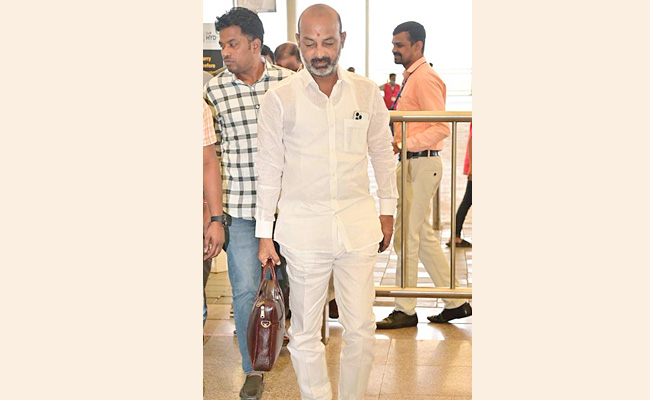 Bandi Sanjay Accused Four Collectors Helping KCR's Illegalities, Know ...