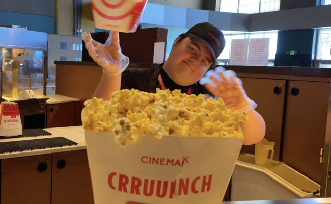 Popcorn Guy Jason Grosbol Earned A Gig At The 2023 Oscars, Deets Inside ...