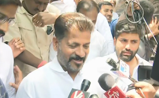 TSPSC Paper Leak Case: TPCC Chief Revanth Reddy Attended The SIT Investigation - Sakshi