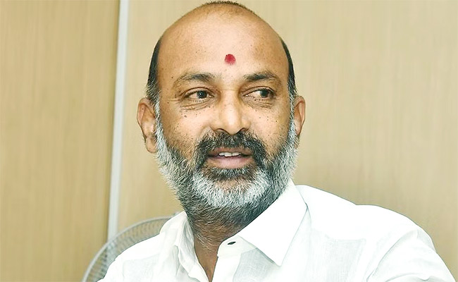 TSPSC Paper Leak Case: SIT Officials Go To Bandi Sanjay House To Give ...