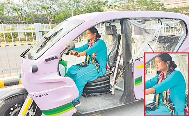 చేతులే నేస్తాలుగా... | Women Auto Driver Sita Devi To Hit Delhi Streets ...
