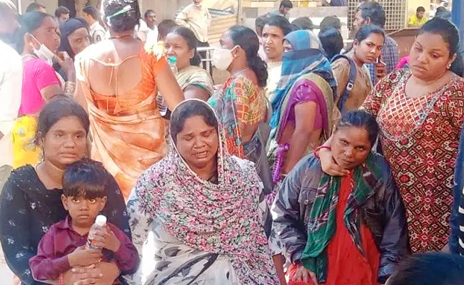 పోలీసుల చిత్రహింసల వల్లే చిరంజీవి మృతి | DRG Jawan Wife Gets Emotional ...