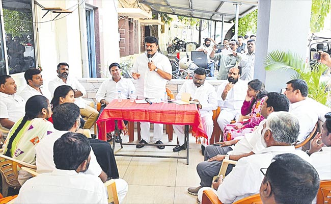 Internal Clash Between Cantonment BRS Leaders After MLA Sayanna Death ...