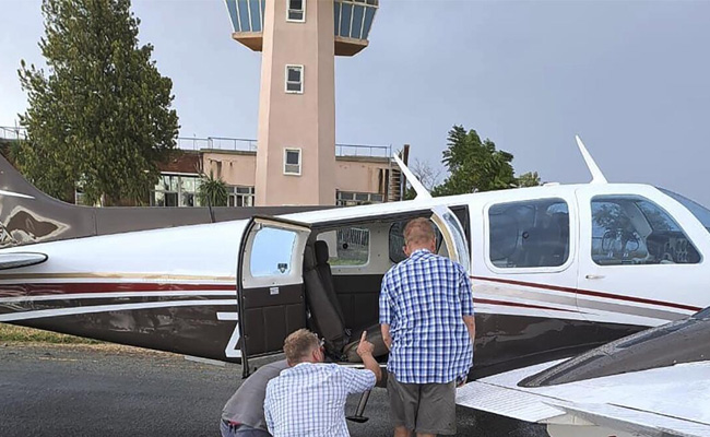Cobra on Plane in South Africa Freaks Out Pilot, Passengers - Sakshi