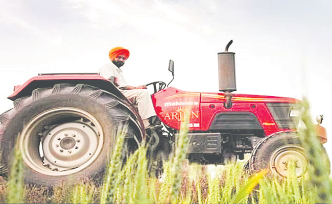 ఓజా బ్రాండ్‌ కింద 40 ట్రాక్టర్లు | Mahindra to bring 40 tractor models ...