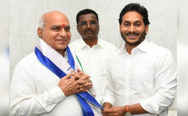 Sattenapalli EX-MLA Yarram Venkateswara Reddy Joins YSRCP - Sakshi