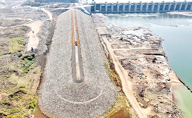 Construction Of Guide Bund Is As Per Design Approved By CWC - Sakshi