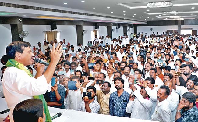 బీఆర్‌ఎస్‌ను రెండు కండెంల లోతులో పాతిపెడదాం | Ponguleti Srinivas Reddy ...