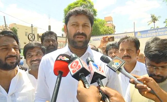 MP Avinash Reddy Counter To Nara Lokesh - Sakshi