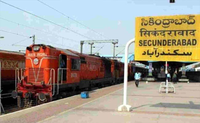 HYD: రైలు ప్రయాణికులకు అలర్ట్‌.. 28 రైళ్లు రద్దు | 28 Train Services ...