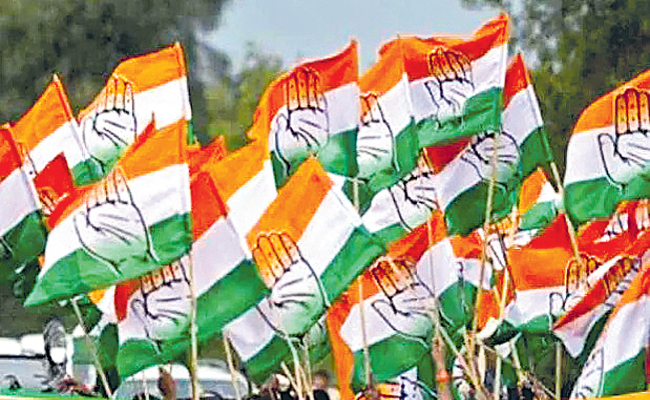 మాజీ ఎంపీల భేటీ అంటూ రోజంతా హడావుడి | Congress Party campaign former ...
