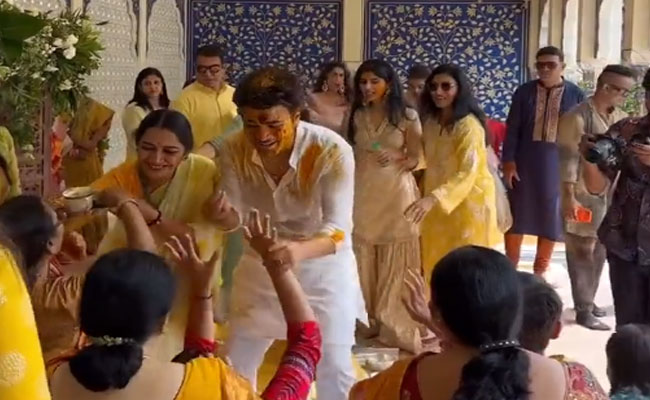 Actor Sharwanand And Rakshitha Reddy Celebrate Haldi Function, Video ...