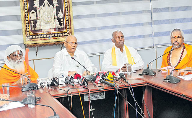 ‘శ్రీవాణి’పై ఆరోపణలు నమ్మవద్దు | TTD EO AV Dharma Reddy in the media ...