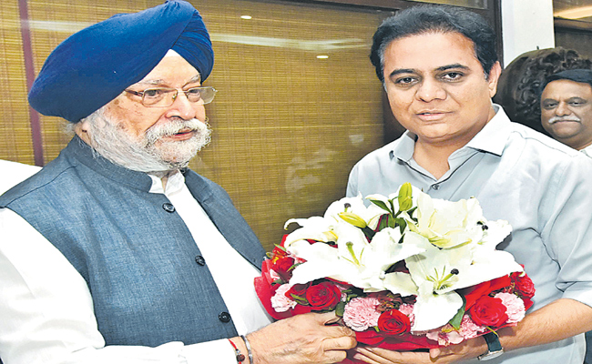 చేయూతనివ్వండి: కేంద్ర మంత్రులకు కేటీఆర్‌ విజ్ఞప్తి | KTR Meeting With ...