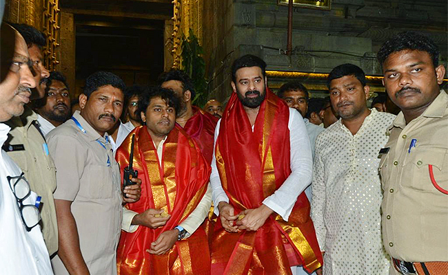 Viral Pics: Prabhas Visits Tirumala Temple In Traditional Attire - Sakshi