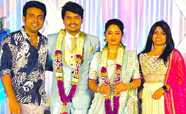 Jabardasth Comedian Kevvu Karthik Got Married, Getup Srinu Attends - Sakshi