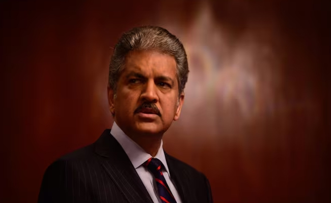 Anand Mahindra Twitter Video Goes Viral, Netizens React - Sakshi